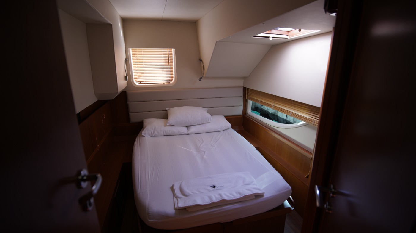 Aquila 484 HT Power Cat - The Goat | SSC Yachting LTD